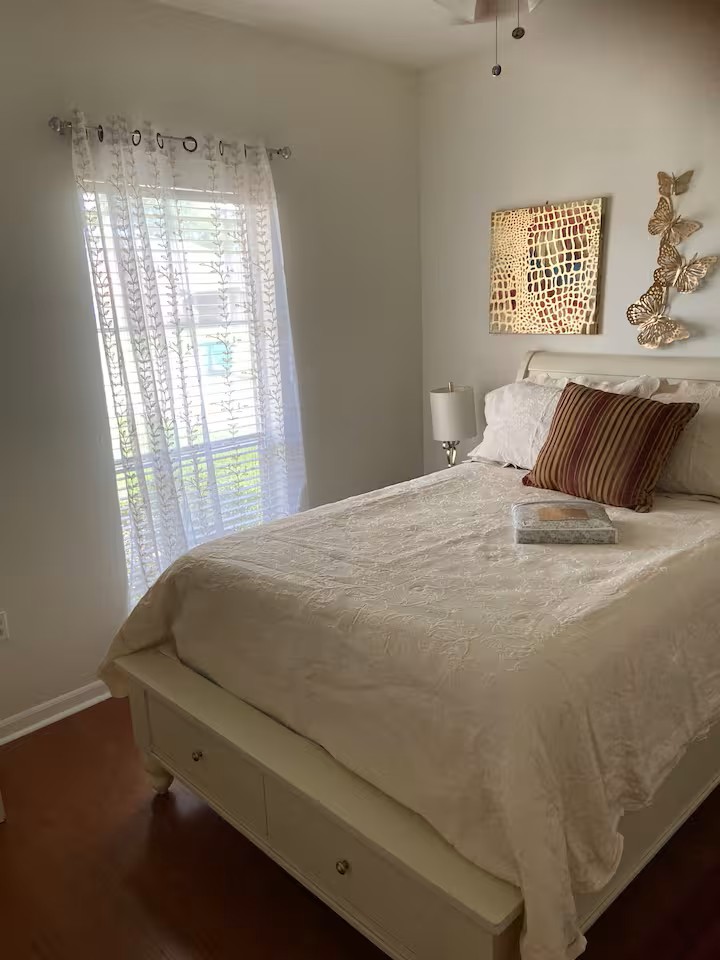 Denham Springs, LA-Private Home – Corporate Living – Apartment Locator