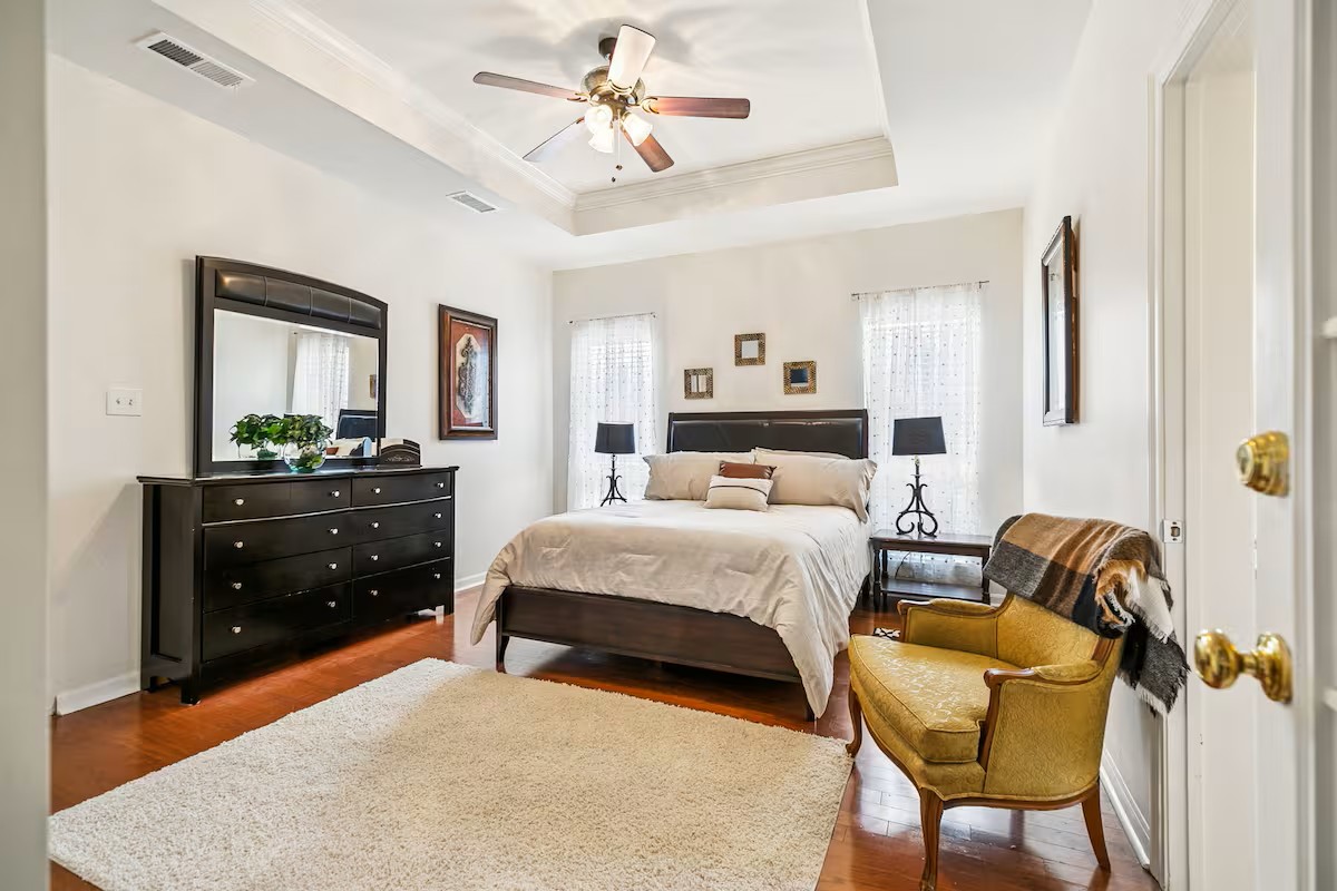 Denham Springs, LA-Private Home – Corporate Living – Apartment Locator
